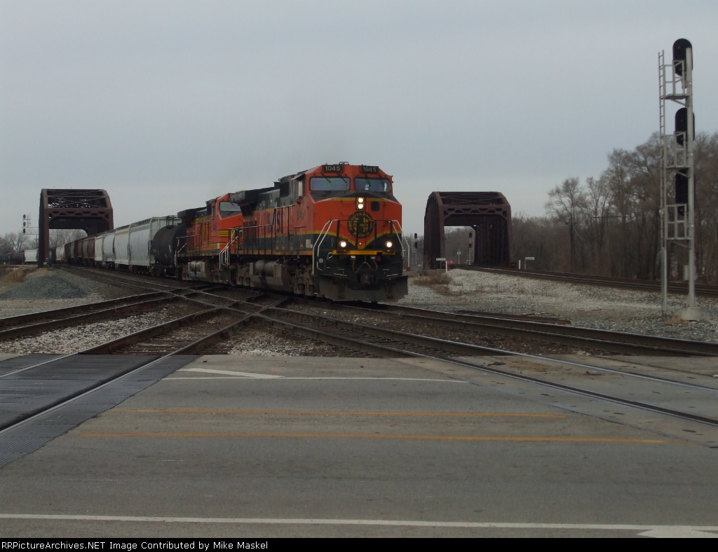 BNSF 1045